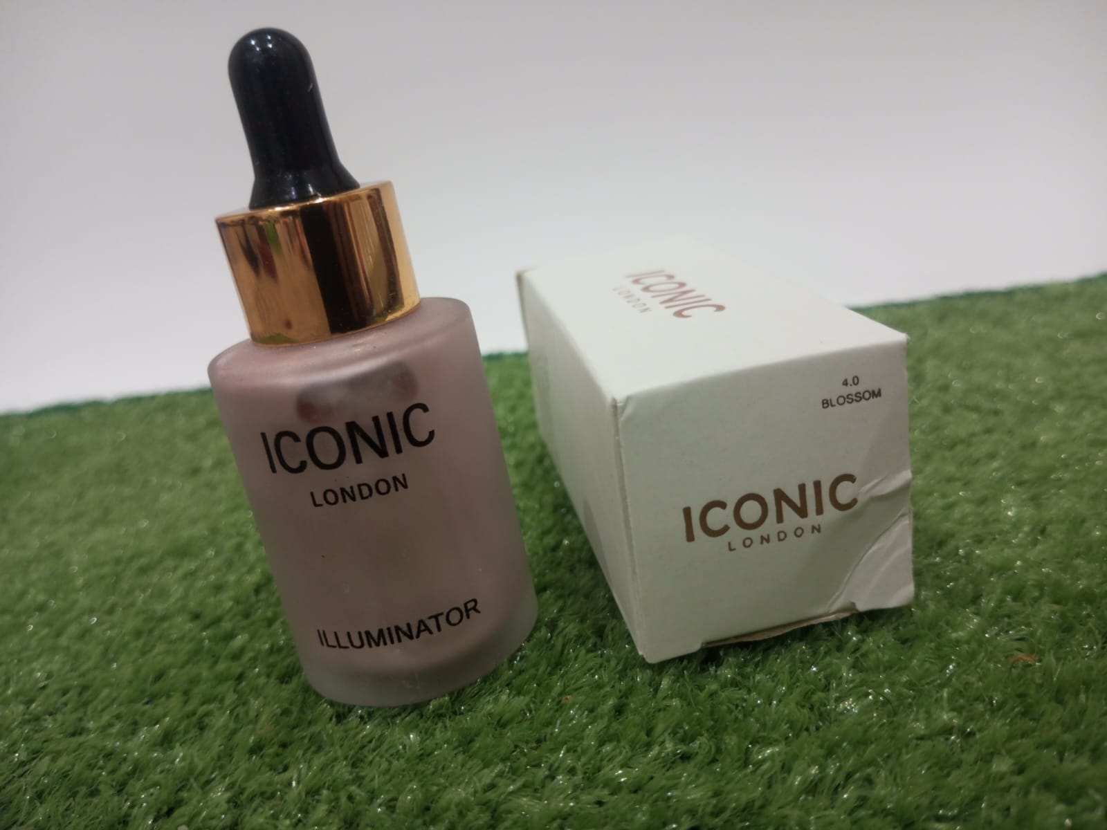 Iconic – Neesho.pk